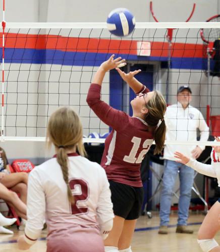 Lady Noles held off by Lady Eagles in sweep | Sports | djournal.com