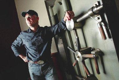 Tupelo bank robbery part of new book about Machine Gun Kelly | News ...