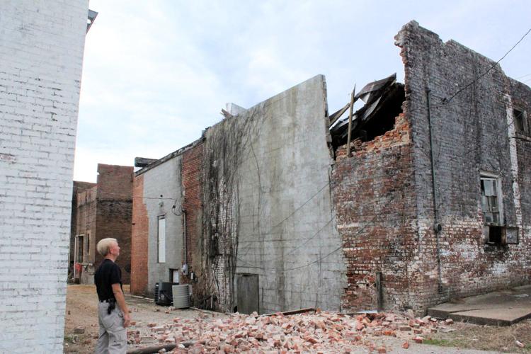 Houston Aldermen move to condemn building after roof collapse ...
