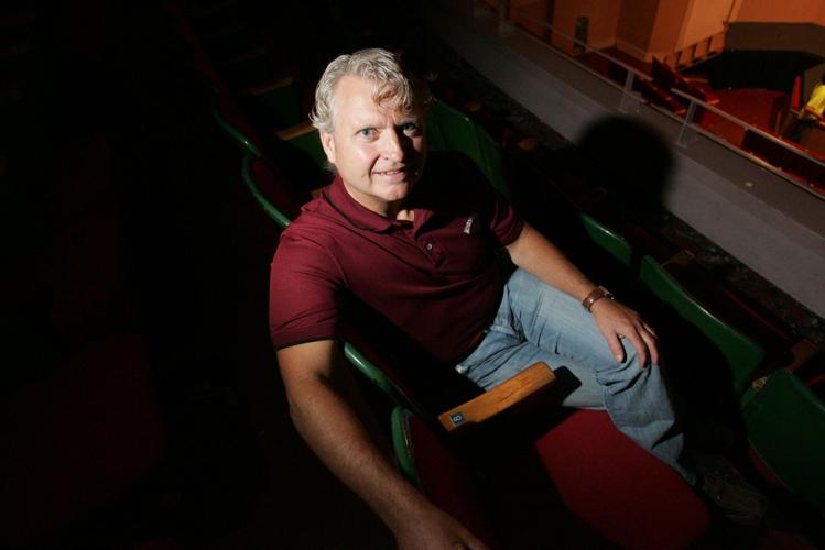 Tom Booth, executive director of the Tupelo Community Theatre, dies at ...
