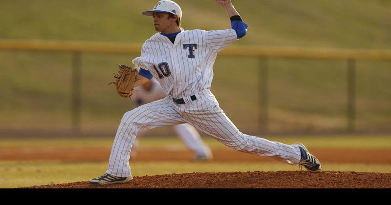 One-two punch: Seniors Clayton, Roy solid on mound for Wave | High ...