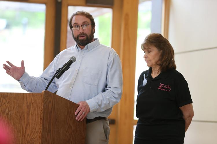 Tupelo Elvis Presley Fan Club donates Lisa Marie bench to Birthplace ...