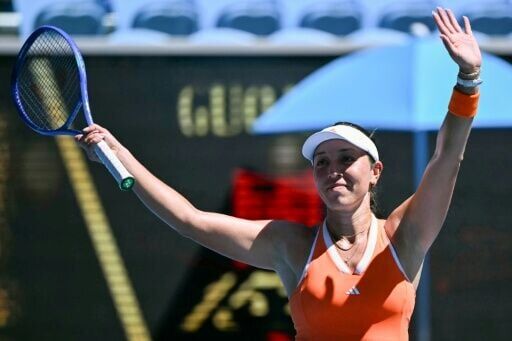 Extreme heat triggers suspension rule at baking Australian Open | News ...