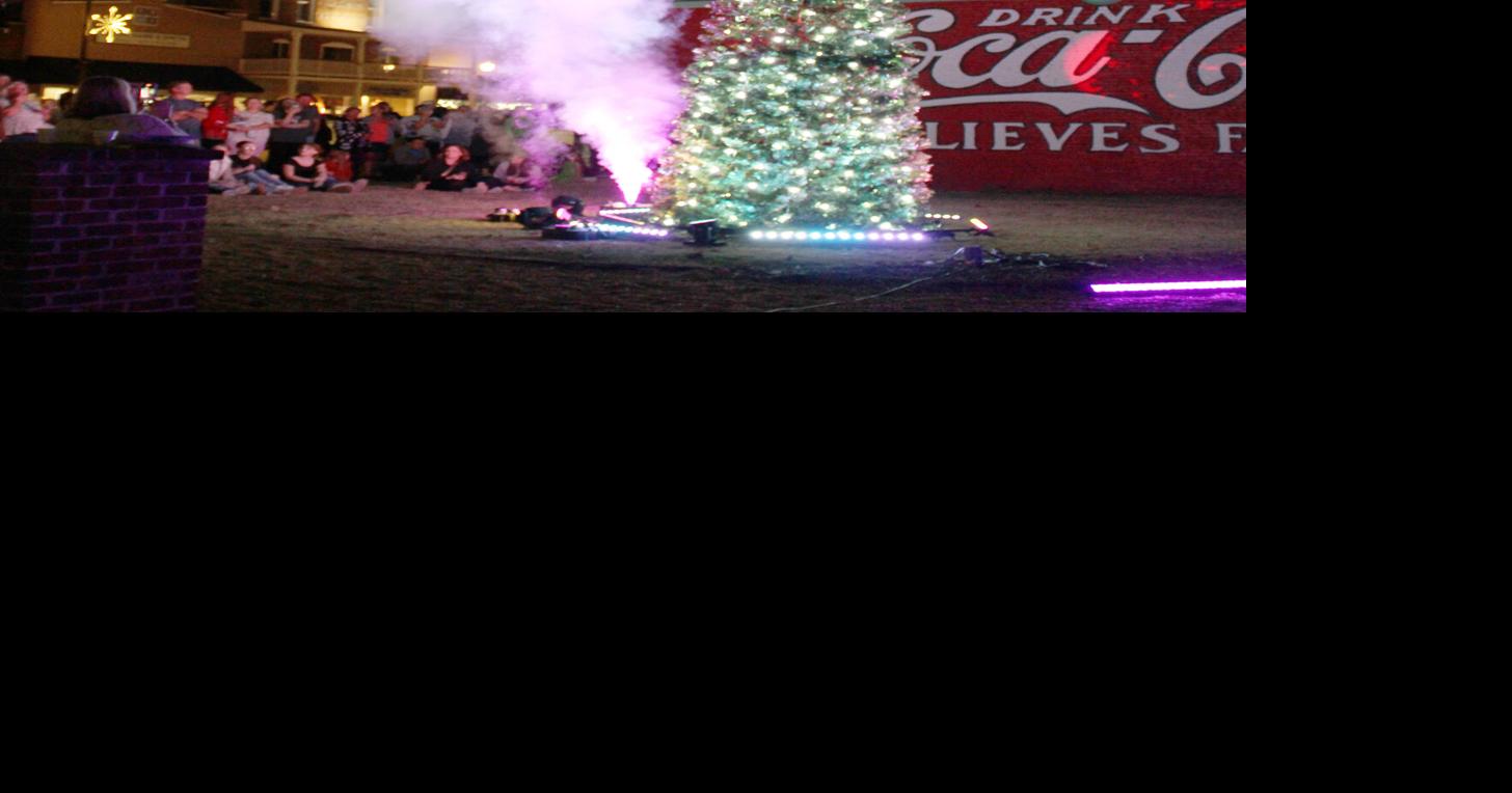 Community Christmas Tree lighting ceremony | New Albany Gazette ...