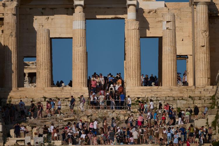 How to stay safe while traveling during extreme heat | Nation & World ...