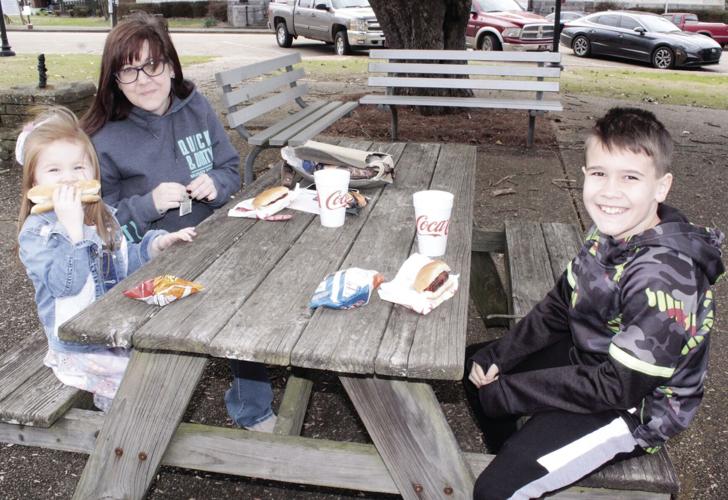 Friends, relatives and good times | Photos | djournal.com