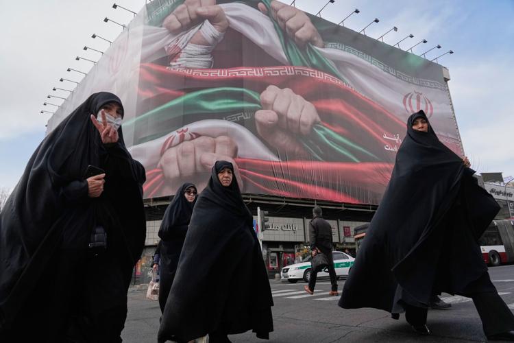 Analysis: Scale of protests and violence in Iran echoes chaos around ...