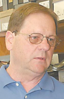 Prominent shoe salesman remembered for his football playing, generosity ...