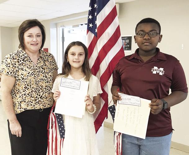 DAR awards good citizenship and essay winners | Community News | djournal.com