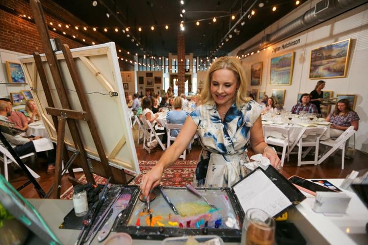 Peyton Hutchinson paints natural landscapes as she sees them | Arts | djournal.com