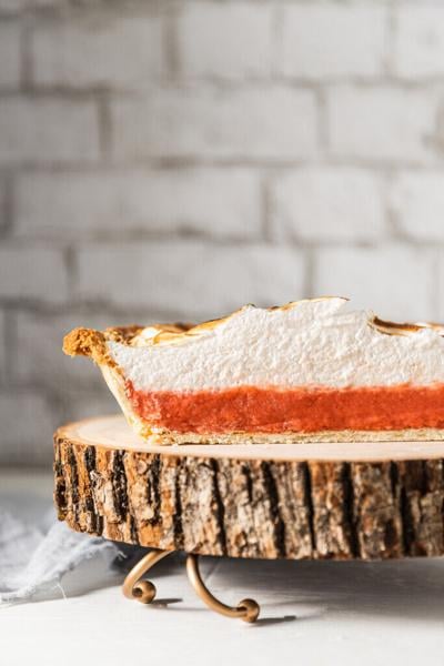 DIY: Simple Cake Stand | How To | djournal.com