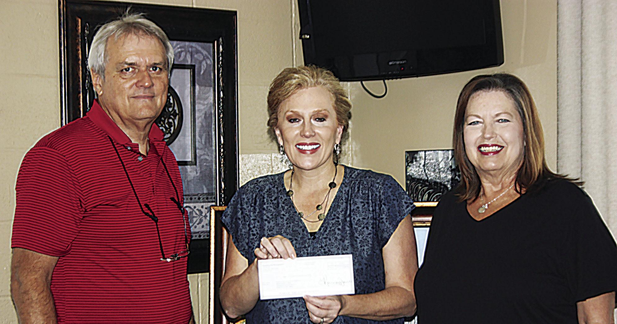 Pontotoc Progress donates $4,000 to chamber | Pontotoc Progress ...