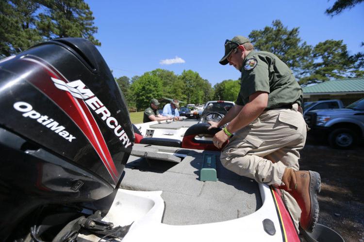 Fishermen flock to Lake Lamar Bruce | Local News | djournal.com