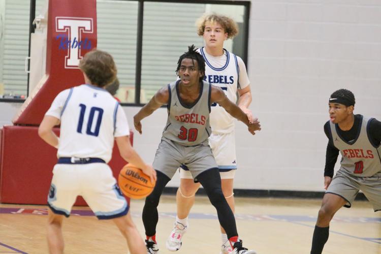 Rebels hold off Thrasher's fourth-quarter rally | Sports | djournal.com