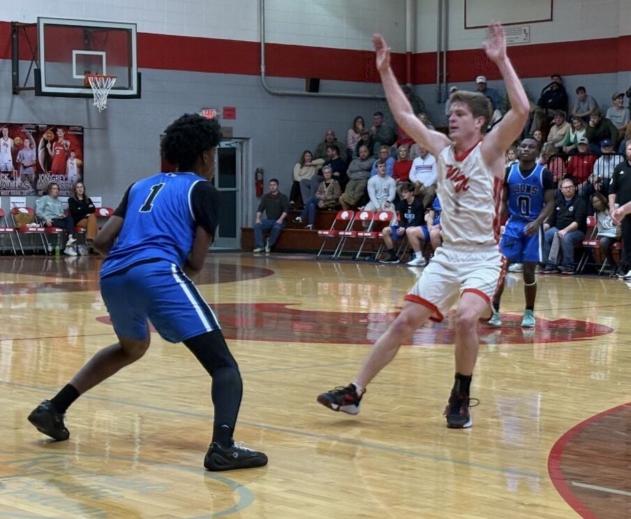 Eagles get double dose of wins over Hamilton | Sports | djournal.com