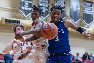 Royals edge Eagles for rivalry win | College | dnronline.com