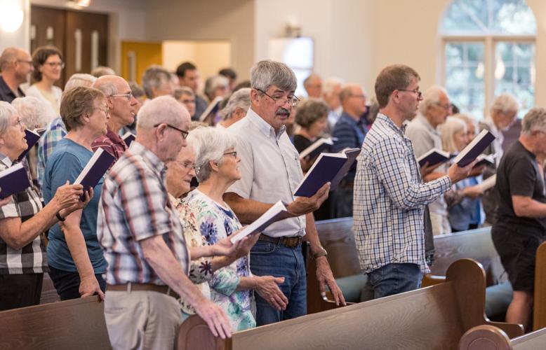 Mennonites Sing to Aid Displaced Gazans | Dnronline | dnronline.com
