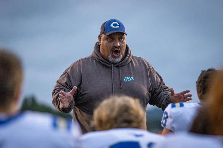 Football: Broadway vs. Central | Photo | dnronline.com