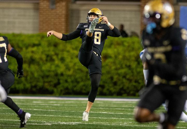 Hanson's approach leads to success on the field | James Madison ...