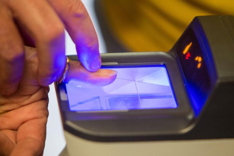 Lions Club Donates Fingerprint Scanner To Grottoes Police | Dnronline ...