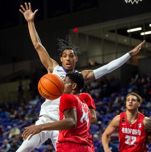 Dukes Rally Past Radford | Photo | dnronline.com