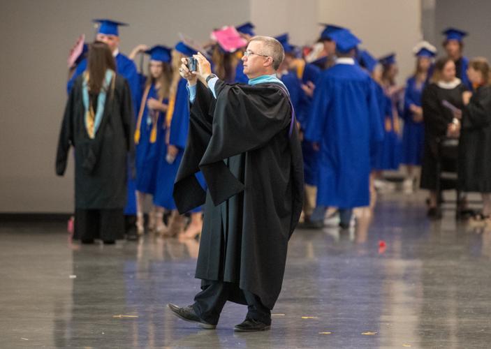 Spotswood Graduation | Photo | dnronline.com