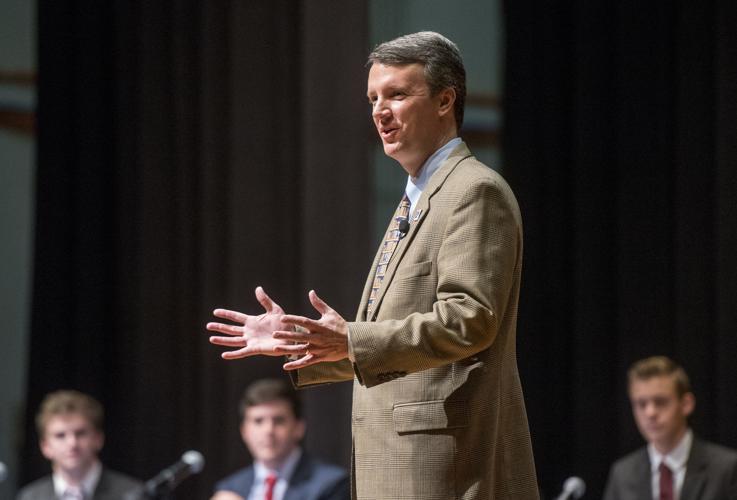 Cline, Lewis Square Off In First Debate | Elections | dnronline.com