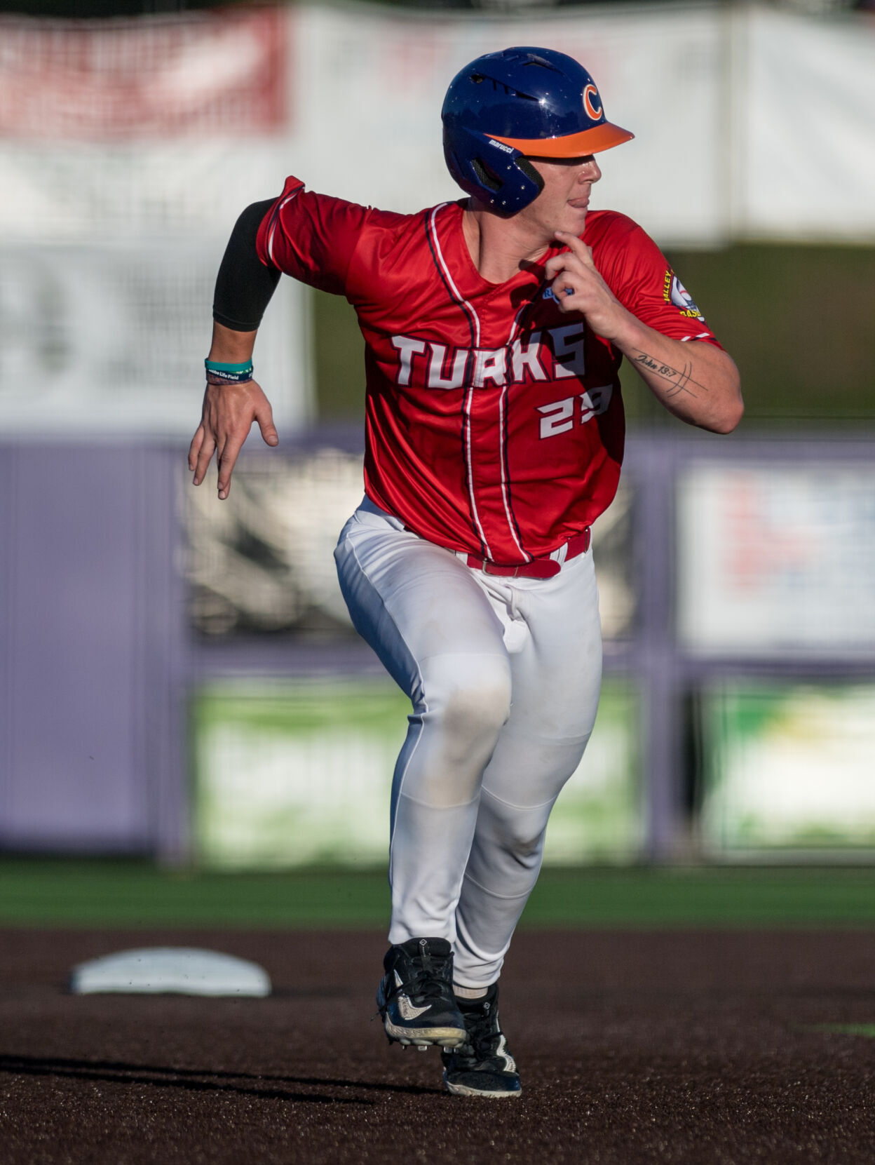 Turks earn trio of victories | VBL | dnronline.com