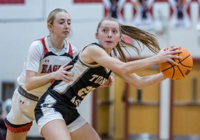 Knights Back On Track With Win At East Rock | High School | dnronline.com