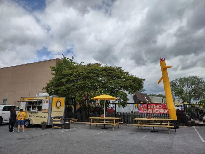 Grilled Cheese Mania Grows Into Downtown Express Location | e-Edition ...