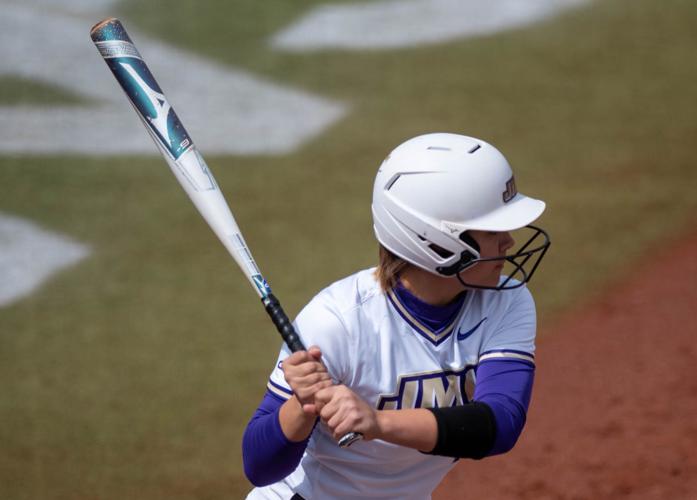 Red-Hot Gordon Puts Dukes Opponents In Tough Spot | Sports | dnronline.com