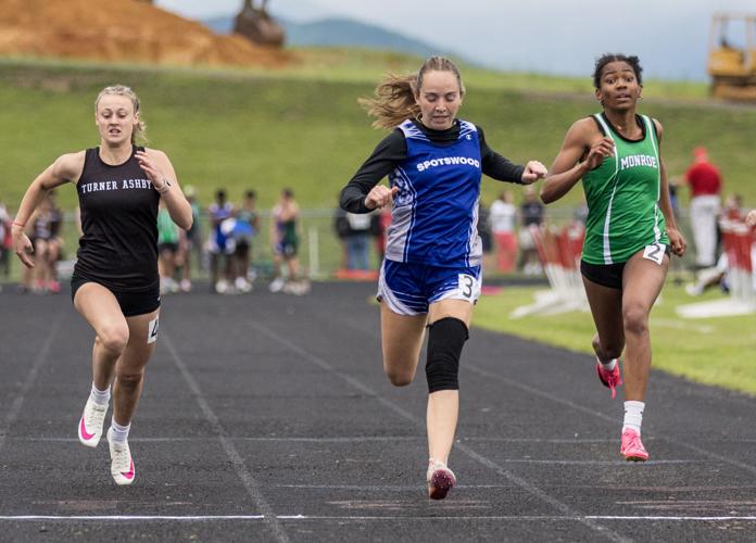 Track & Field: Valley District Meet | Photo | dnronline.com