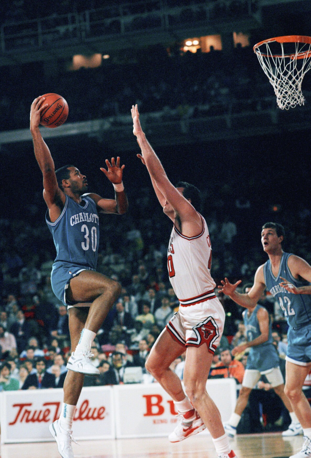 Fort Defiance High alum Dell Curry finally getting his No. 30 jersey ...