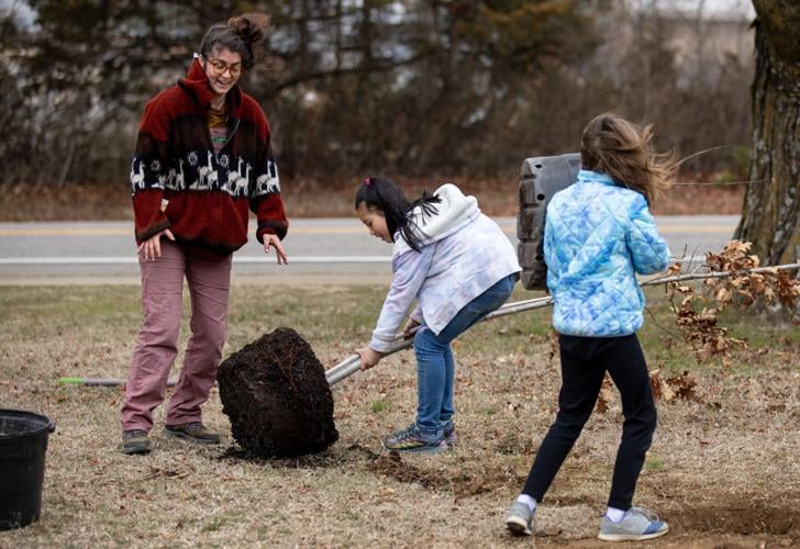 Keister, JMU Students Plant Trees Together | News | dnronline.com