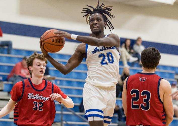 Basketball: Fort Defiance vs. LCA | Photo | dnronline.com