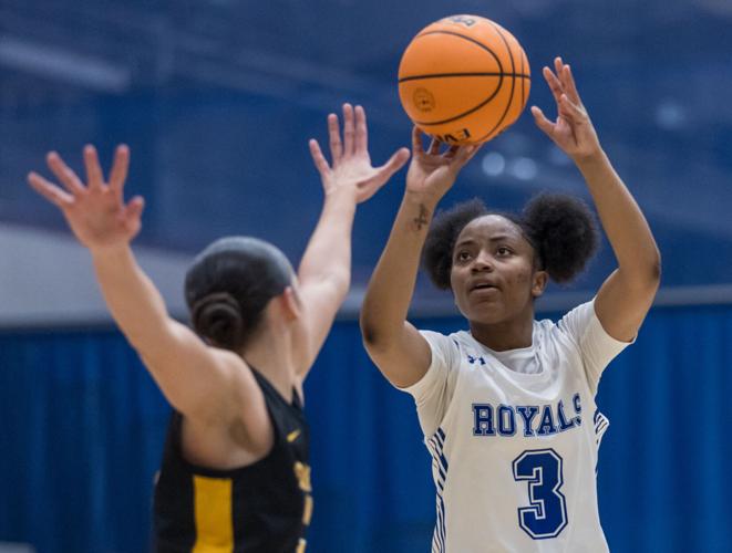 Royals put up valiant effort, but ultimately suffer eighth consecutive ...