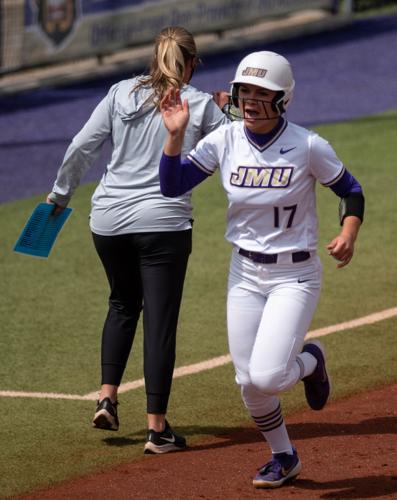 Red-Hot Gordon Puts Dukes Opponents In Tough Spot | Sports | dnronline.com