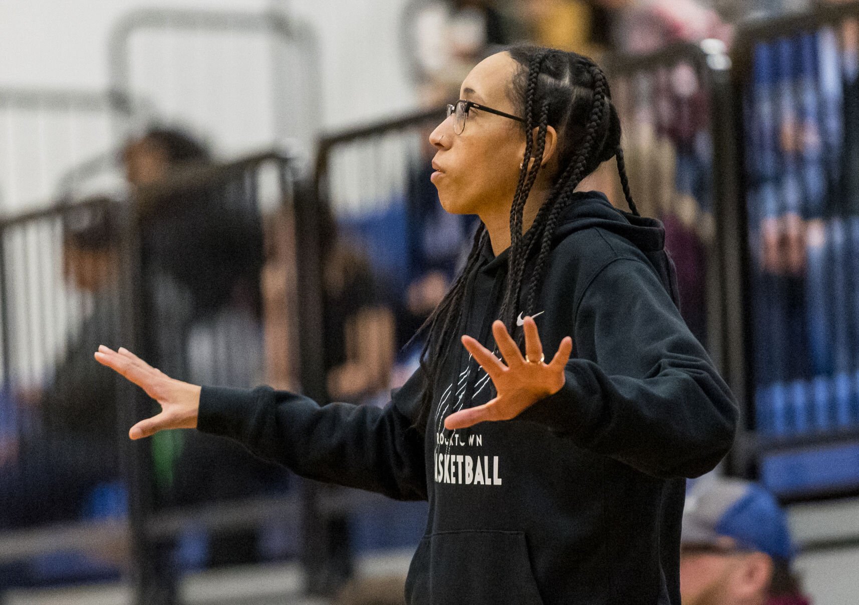 Raptors come alive offensively in convincing non-district win ...