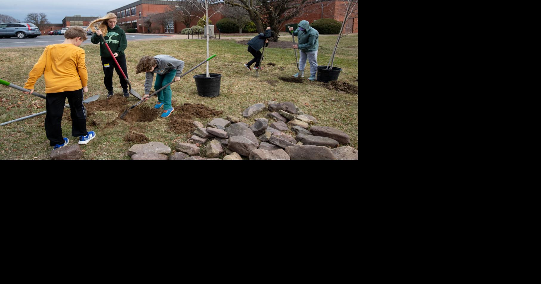 Keister, JMU Students Plant Trees Together | News | dnronline.com