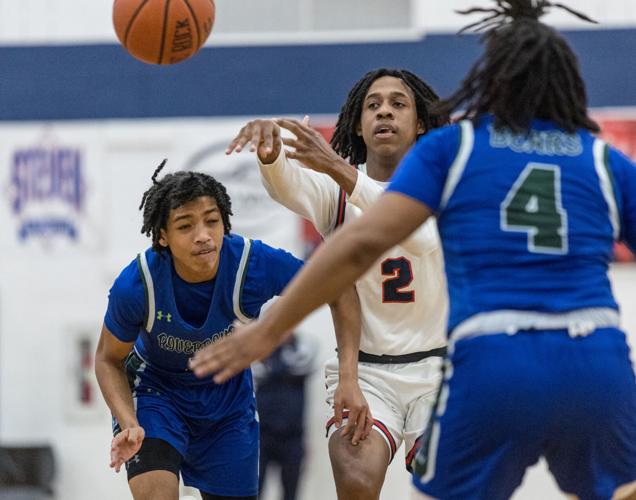 Basketball: Harrisonburg vs. Riverbend | Photo | dnronline.com
