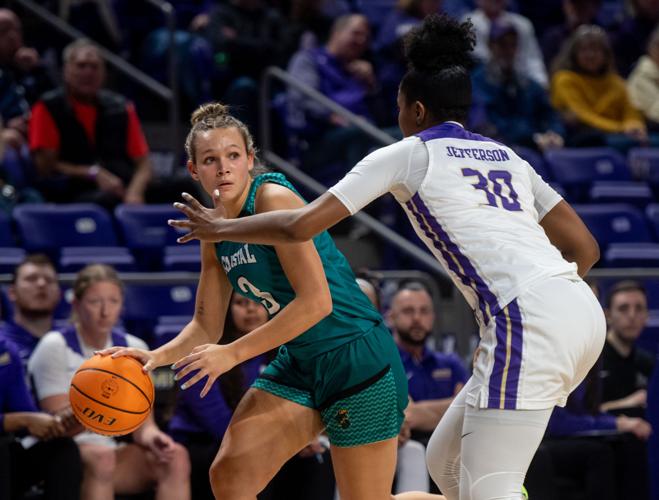 Basketball: JMU vs. Coastal Carolina | Photo | dnronline.com