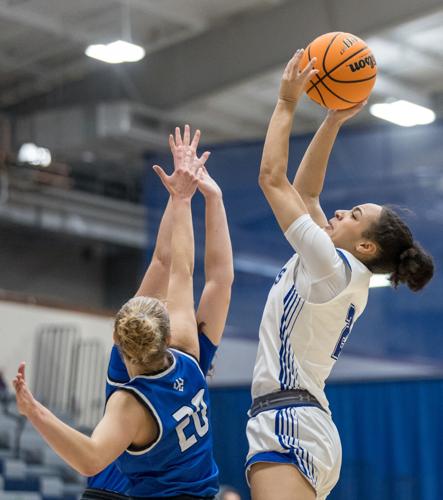 Eastern Mennonite's Jayda Jones is leading by example in senior season ...