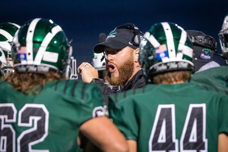 Football: Broadway vs. Central | Photo | dnronline.com