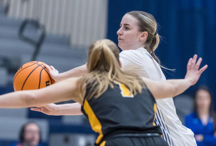Royals put up valiant effort, but ultimately suffer eighth consecutive ...