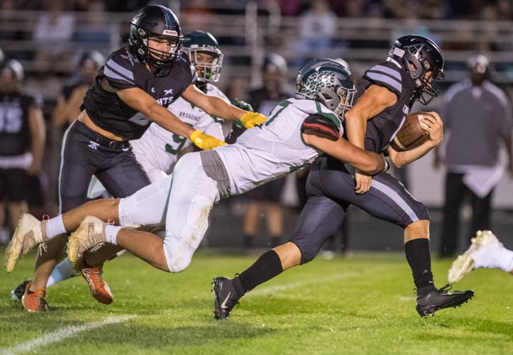 Football: Turner Ashby vs. Broadway | Photo | dnronline.com