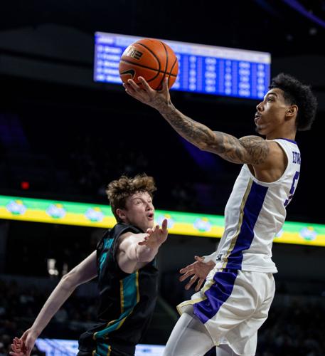 Basketball: JMU vs. Coastal Carolina | Photo | dnronline.com