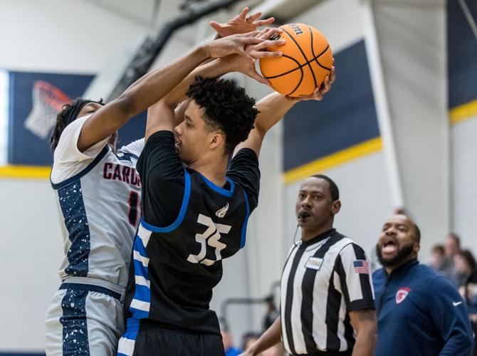 Basketball: Eastern Mennonite vs. Fairfax Christian | Photo | dnronline.com