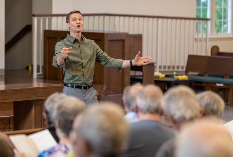 Mennonites Sing to Aid Displaced Gazans | Dnronline | dnronline.com