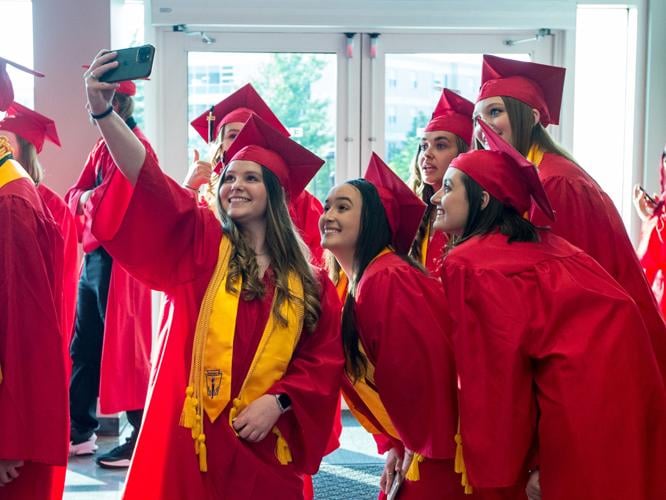East Rockingham Graduation | Photo | dnronline.com