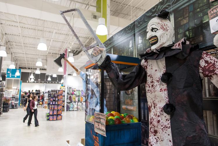 Halloween store opens in Valley Mall in time for trick-or-treating ...
